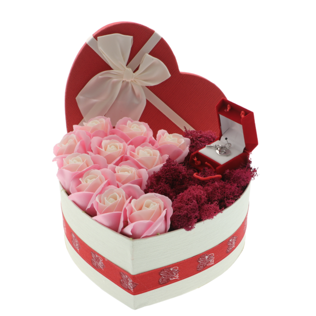 Cadou din inima cu trandafiri roz si pandantiv argint